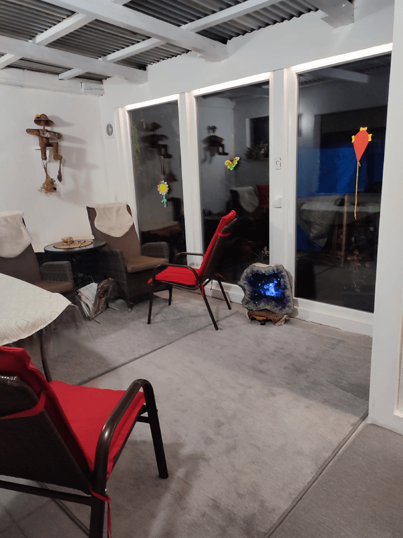 Festverglaste Fenster und Nebeneingangstüren im Profil REHAU SmartLine+ ...